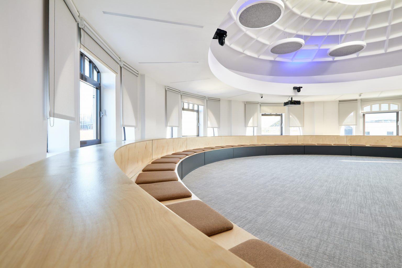 HK Designs | bespoke office furniture, workwalls, desking and beautiful ...